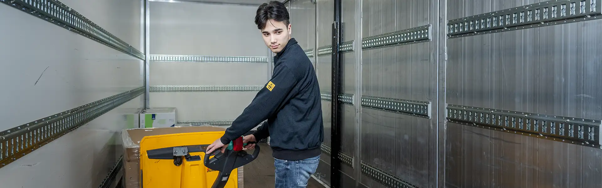 Entrance - Logistics Assistant (bbl) | Summa