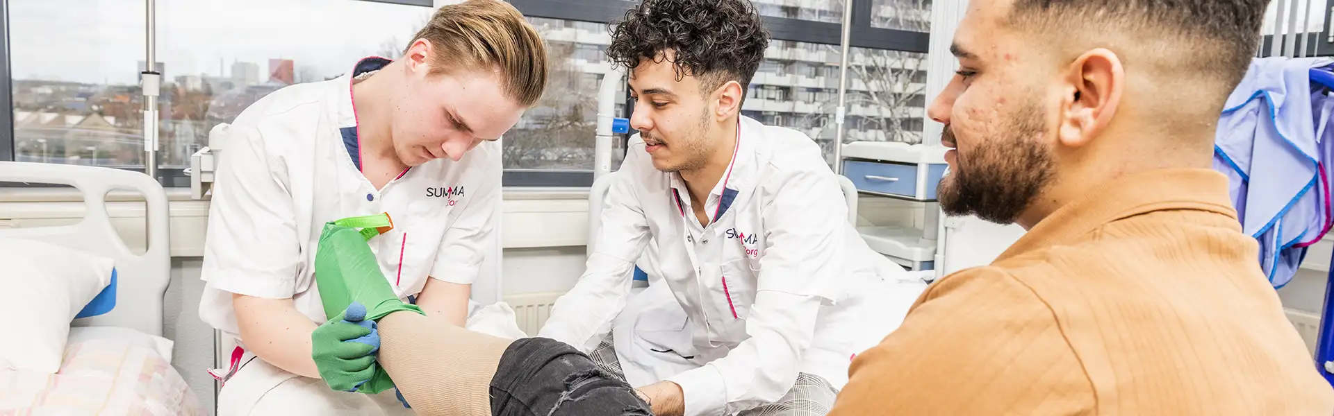 Helpende zorg en welzijn (bol) | Summa